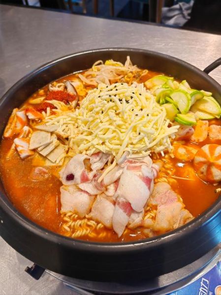 部队火锅怎么做_部队火锅需要哪些食材-第2张图片-山城妙识 部队火锅怎么做_部队火锅需要哪些食材-第2张图片-山城妙识