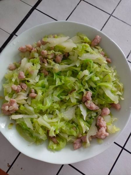 圆白菜炒肉丝怎么做_圆白菜炒肉丝用焯水吗-第1张图片-山城妙识 圆白菜炒肉丝怎么做_圆白菜炒肉丝用焯水吗-第1张图片-山城妙识