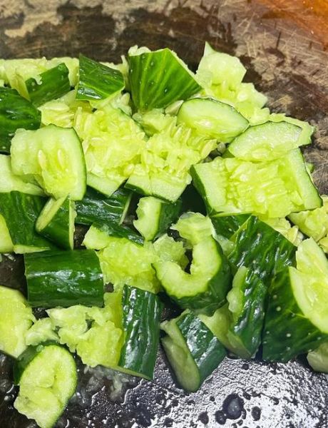 蒜泥黄瓜怎么拌好吃_蒜泥黄瓜的调料比例-第1张图片-山城妙识