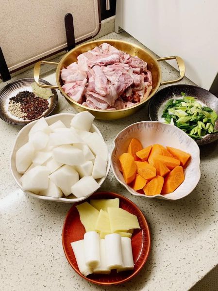 萝卜炖羊排怎么做_萝卜炖羊排需要焯水吗-第3张图片-山城妙识 萝卜炖羊排怎么做_萝卜炖羊排需要焯水吗-第3张图片-山城妙识