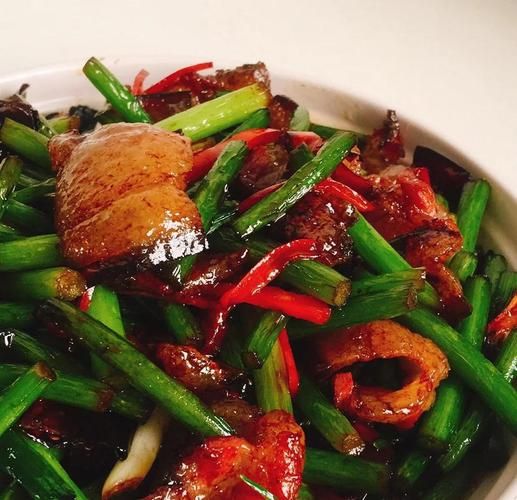 蒜苔腊肉怎么炒好吃_蒜苔腊肉的家常做法-第2张图片-山城妙识 蒜苔腊肉怎么炒好吃_蒜苔腊肉的家常做法-第2张图片-山城妙识