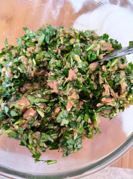 香菜饺子怎么调馅好吃_香菜饺子馅要不要焯水-第1张图片-山城妙识 香菜饺子怎么调馅好吃_香菜饺子馅要不要焯水-第1张图片-山城妙识