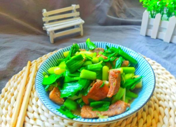 猪肉炒蒜苗怎么做才嫩_蒜苗炒肉先放哪个-第1张图片-山城妙识 猪肉炒蒜苗怎么做才嫩_蒜苗炒肉先放哪个-第1张图片-山城妙识