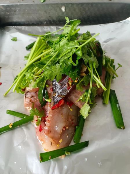 锡纸烤鱼怎么做_家庭版锡纸烤鱼的做法-第2张图片-山城妙识 锡纸烤鱼怎么做_家庭版锡纸烤鱼的做法-第2张图片-山城妙识