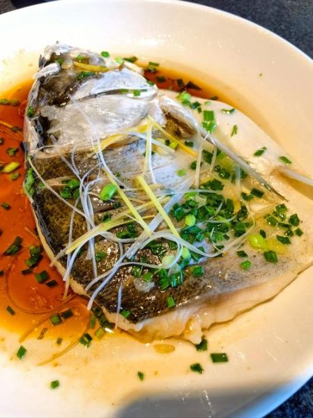 清蒸鱼头怎么做才好吃_清蒸鱼头最正宗的做法-第1张图片-山城妙识 清蒸鱼头怎么做才好吃_清蒸鱼头最正宗的做法-第1张图片-山城妙识