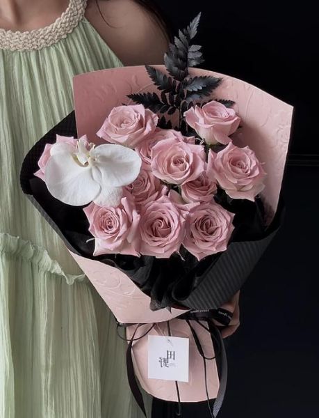 玫瑰花送情人图片_如何挑选浪漫花束-第1张图片-山城妙识 玫瑰花送情人图片_如何挑选浪漫花束-第1张图片-山城妙识