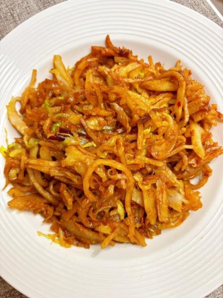 圆白菜炒饼怎么做_圆白菜炒饼的家常做法-第1张图片-山城妙识 圆白菜炒饼怎么做_圆白菜炒饼的家常做法-第1张图片-山城妙识