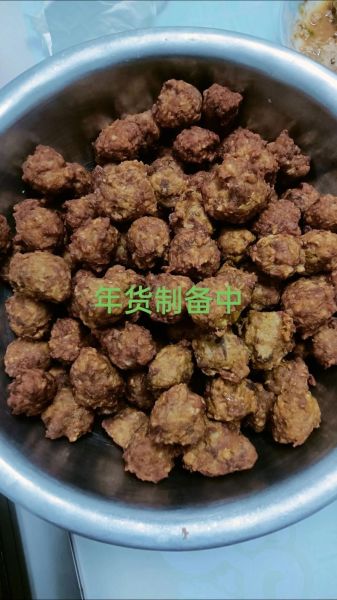 油炸肉丸子怎么做才酥脆_肉丸子炸多久才熟-第1张图片-山城妙识 油炸肉丸子怎么做才酥脆_肉丸子炸多久才熟-第1张图片-山城妙识