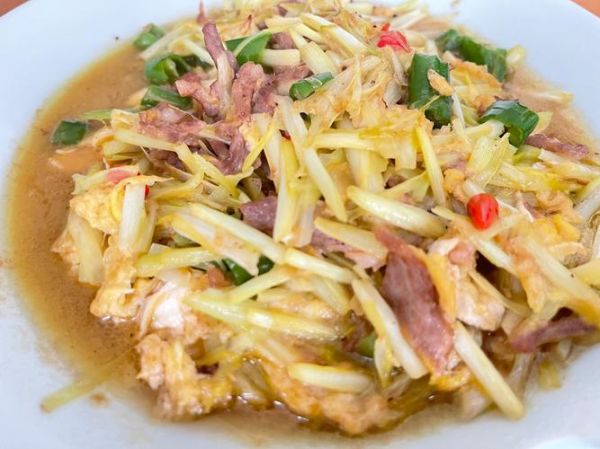 韭黄炒肉四川做法_怎么炒才够香-第2张图片-山城妙识