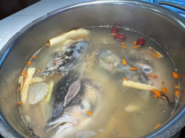 鱼头火锅的做法有几种_家庭版与川味区别在哪-第2张图片-山城妙识 鱼头火锅的做法有几种_家庭版与川味区别在哪-第2张图片-山城妙识