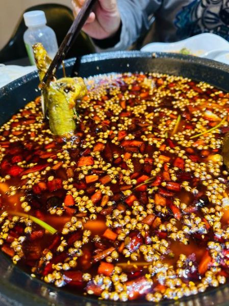 鱼头火锅的做法有几种_家庭版与川味区别在哪-第3张图片-山城妙识 鱼头火锅的做法有几种_家庭版与川味区别在哪-第3张图片-山城妙识