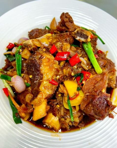 红烧牛排怎么做_红烧牛排需要焯水吗-第1张图片-山城妙识 红烧牛排怎么做_红烧牛排需要焯水吗-第1张图片-山城妙识