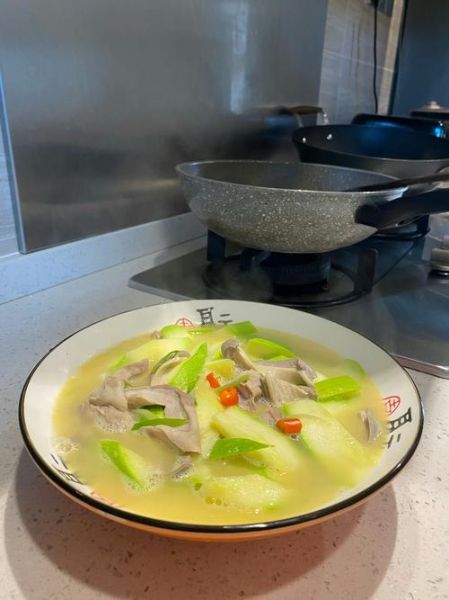 西葫芦汤怎么做_西葫芦汤热量高吗-第1张图片-山城妙识 西葫芦汤怎么做_西葫芦汤热量高吗-第1张图片-山城妙识