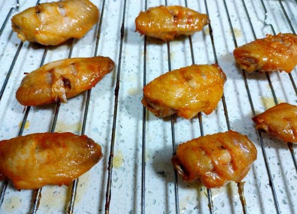 速冻奥尔良烤翅怎么做_烤箱温度时间设置-第2张图片-山城妙识 速冻奥尔良烤翅怎么做_烤箱温度时间设置-第2张图片-山城妙识