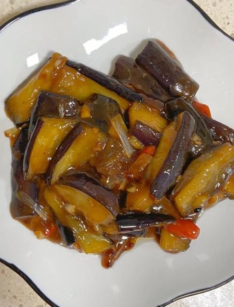 油爆茄子怎么做_家常油爆茄子做法窍门-第1张图片-山城妙识