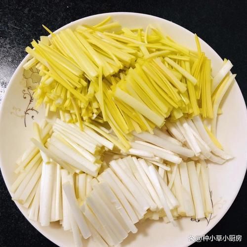 韭黄炒肉怎么做_韭黄炒肉先炒哪个-第3张图片-山城妙识 韭黄炒肉怎么做_韭黄炒肉先炒哪个-第3张图片-山城妙识