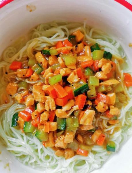 咖喱鸡蛋面条怎么做_咖喱鸡蛋面需要哪些材料-第2张图片-山城妙识 咖喱鸡蛋面条怎么做_咖喱鸡蛋面需要哪些材料-第2张图片-山城妙识