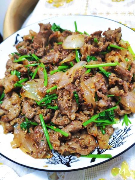 孜然羊肉怎么炒好吃_孜然羊肉炒多久才嫩-第3张图片-山城妙识