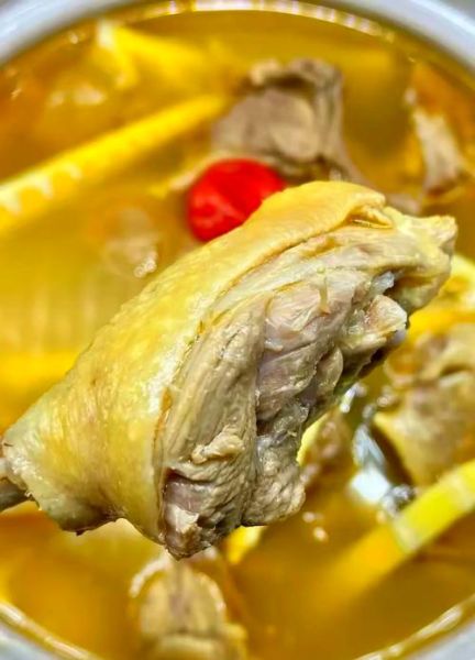 酸萝卜老鸭汤用什么萝卜_老鸭汤配料比例-第1张图片-山城妙识 酸萝卜老鸭汤用什么萝卜_老鸭汤配料比例-第1张图片-山城妙识