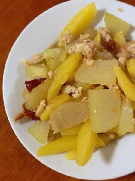 冬瓜土豆炖肉怎么做好吃_冬瓜土豆炖肉的家常做法-第1张图片-山城妙识 冬瓜土豆炖肉怎么做好吃_冬瓜土豆炖肉的家常做法-第1张图片-山城妙识