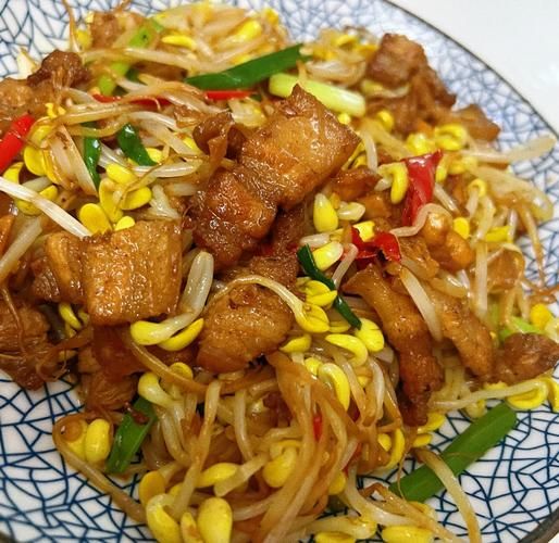 辣椒炒黄豆芽怎么做_黄豆芽要不要焯水-第2张图片-山城妙识 辣椒炒黄豆芽怎么做_黄豆芽要不要焯水-第2张图片-山城妙识