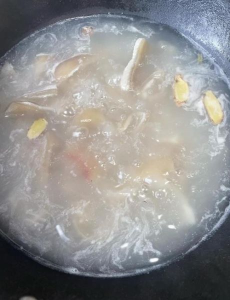 蒸皮冻和水比例是多少_猪皮冻怎么做不腥-第1张图片-山城妙识