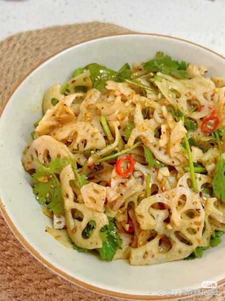 凉拌藕怎么做又白又脆_藕片焯水几分钟-第3张图片-山城妙识 凉拌藕怎么做又白又脆_藕片焯水几分钟-第3张图片-山城妙识