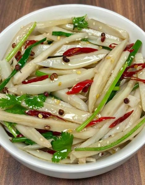 凉拌藕怎么做又白又脆_藕片焯水几分钟-第1张图片-山城妙识 凉拌藕怎么做又白又脆_藕片焯水几分钟-第1张图片-山城妙识