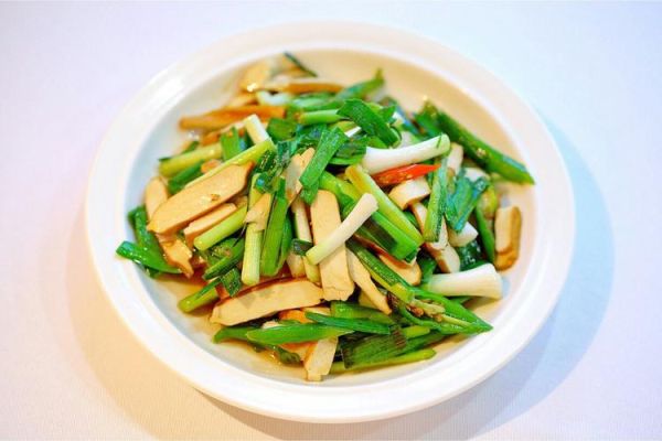 豆干炒韭菜怎么做_豆干炒韭菜的家常做法-第2张图片-山城妙识 豆干炒韭菜怎么做_豆干炒韭菜的家常做法-第2张图片-山城妙识