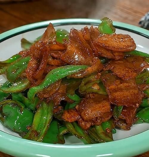 尖椒炒肉怎么炒好吃_尖椒炒肉简单做法-第1张图片-山城妙识 尖椒炒肉怎么炒好吃_尖椒炒肉简单做法-第1张图片-山城妙识