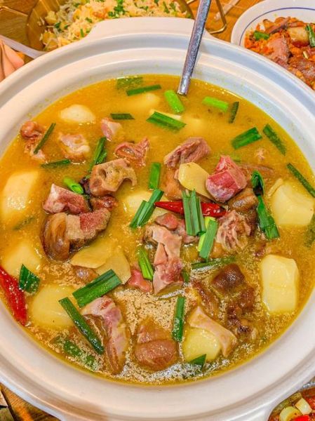 土豆炖猪蹄怎么炖好吃_猪蹄软糯不腥的秘诀-第3张图片-山城妙识 土豆炖猪蹄怎么炖好吃_猪蹄软糯不腥的秘诀-第3张图片-山城妙识