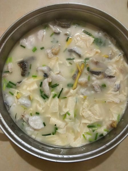 财鱼汤怎么炖才白_财鱼汤的做法大全-第3张图片-山城妙识 财鱼汤怎么炖才白_财鱼汤的做法大全-第3张图片-山城妙识