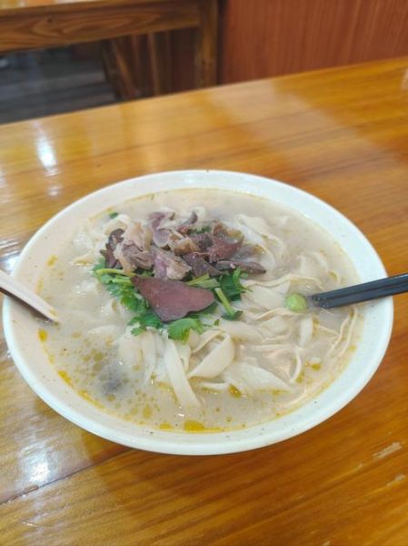 羊肉汤面怎么做才好吃_家常羊肉汤面做法步骤-第2张图片-山城妙识 羊肉汤面怎么做才好吃_家常羊肉汤面做法步骤-第2张图片-山城妙识