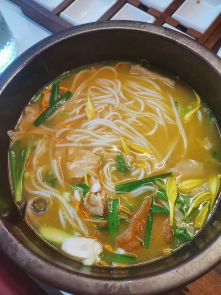 过桥米线是哪里的_过桥米线为什么叫过桥-第1张图片-山城妙识 过桥米线是哪里的_过桥米线为什么叫过桥-第1张图片-山城妙识