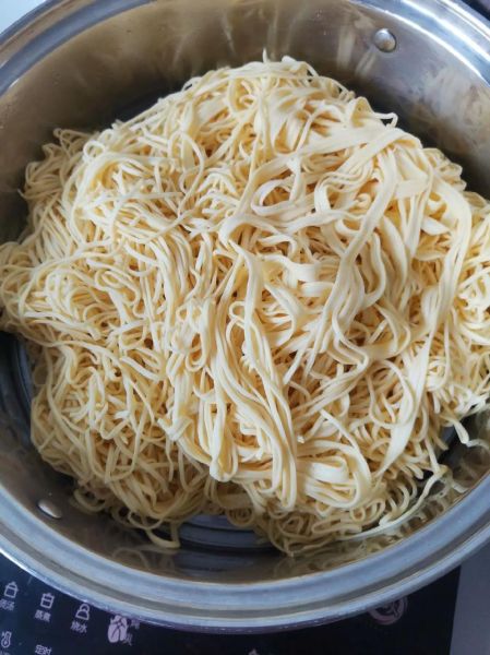 正宗河南蒸面条怎么做_蒸面条不坨的秘诀-第2张图片-山城妙识 正宗河南蒸面条怎么做_蒸面条不坨的秘诀-第2张图片-山城妙识