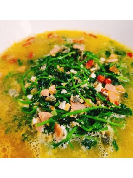 上汤豆苗是什么豆的苗_上汤豆苗和豌豆苗区别-第1张图片-山城妙识 上汤豆苗是什么豆的苗_上汤豆苗和豌豆苗区别-第1张图片-山城妙识