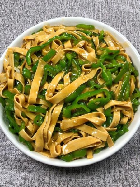 尖椒炒豆皮怎么做_尖椒炒豆皮热量高吗-第3张图片-山城妙识 尖椒炒豆皮怎么做_尖椒炒豆皮热量高吗-第3张图片-山城妙识