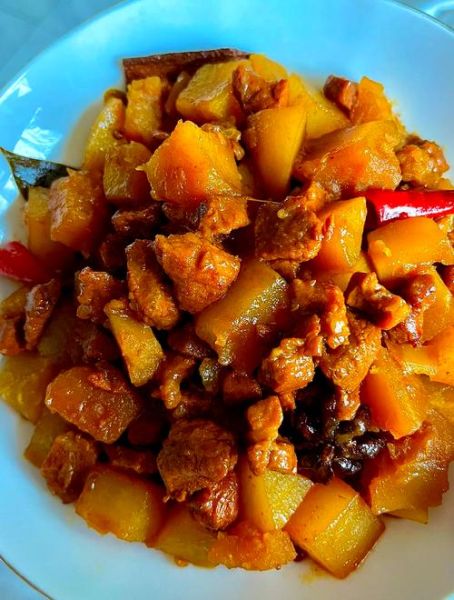 猪肉炖土豆怎么做_家常做法步骤详解-第1张图片-山城妙识 猪肉炖土豆怎么做_家常做法步骤详解-第1张图片-山城妙识