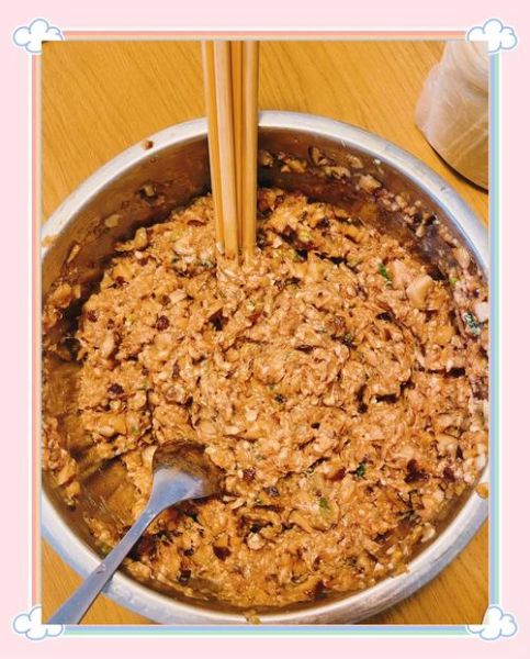 猪肉香菇饺子馅怎么调_猪肉香菇饺子馅的正宗做法-第2张图片-山城妙识 猪肉香菇饺子馅怎么调_猪肉香菇饺子馅的正宗做法-第2张图片-山城妙识