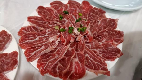 牛肉火锅配菜有哪些_哪些配菜最经典-第2张图片-山城妙识 牛肉火锅配菜有哪些_哪些配菜最经典-第2张图片-山城妙识