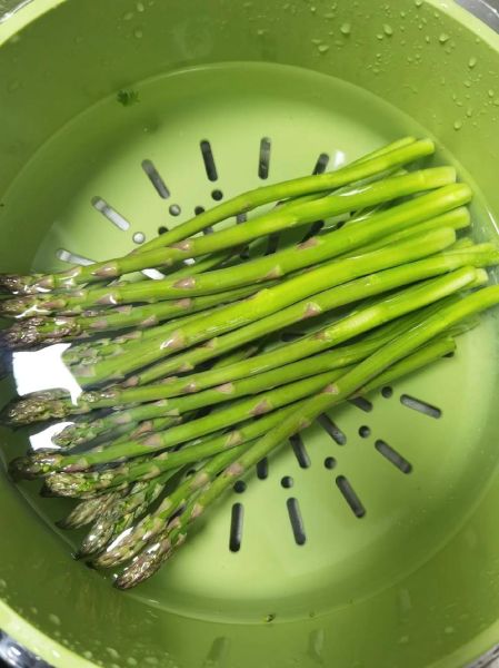 芦笋怎么焯水_芦笋炒几分钟才熟-第1张图片-山城妙识