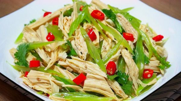 芹菜凉拌腐竹怎么做_芹菜腐竹凉拌要不要焯水-第1张图片-山城妙识