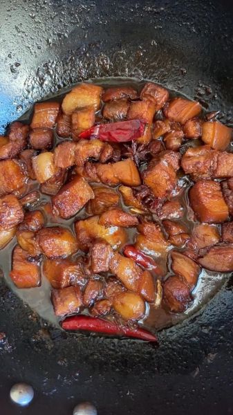 小炖肉的家常做法_怎样炖出肥而不腻-第1张图片-山城妙识 小炖肉的家常做法_怎样炖出肥而不腻-第1张图片-山城妙识