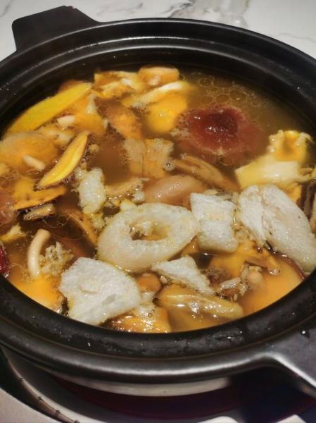 鲜香菇汤怎么做好喝_鲜香菇汤的做法大全-第1张图片-山城妙识