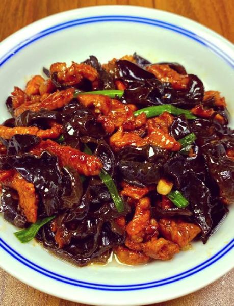 黑木耳炒肉丝怎么炒才嫩_黑木耳炒肉丝用焯水吗-第1张图片-山城妙识 黑木耳炒肉丝怎么炒才嫩_黑木耳炒肉丝用焯水吗-第1张图片-山城妙识