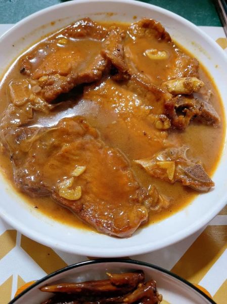 食堂红烧大排怎么做好吃_红烧大排为什么先煎后炖-第3张图片-山城妙识 食堂红烧大排怎么做好吃_红烧大排为什么先煎后炖-第3张图片-山城妙识