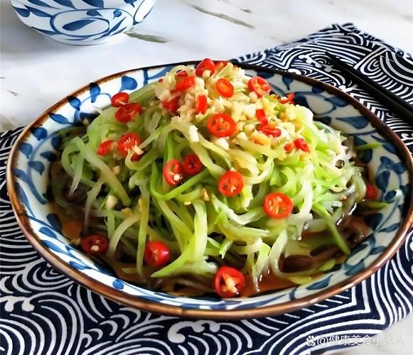 凉拌佛手瓜怎么做最好吃_佛手瓜凉拌要不要焯水-第1张图片-山城妙识 凉拌佛手瓜怎么做最好吃_佛手瓜凉拌要不要焯水-第1张图片-山城妙识