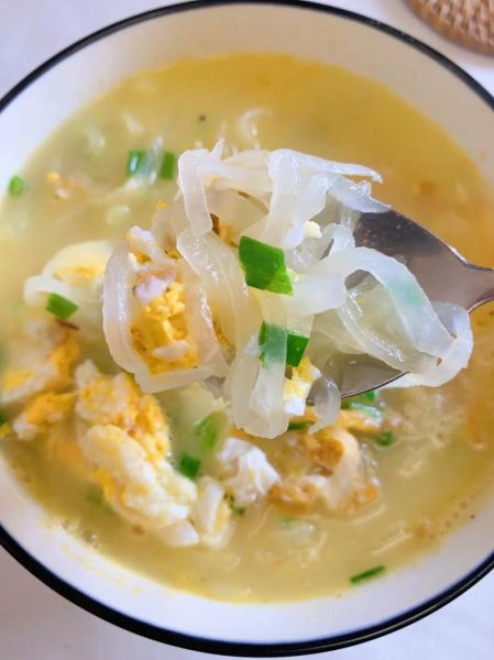 白萝卜丝汤怎么做好喝_白萝卜丝汤的家常做法-第1张图片-山城妙识