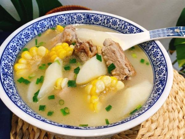 排骨放什么煲汤最补身体_排骨汤放什么食材最滋补-第3张图片-山城妙识