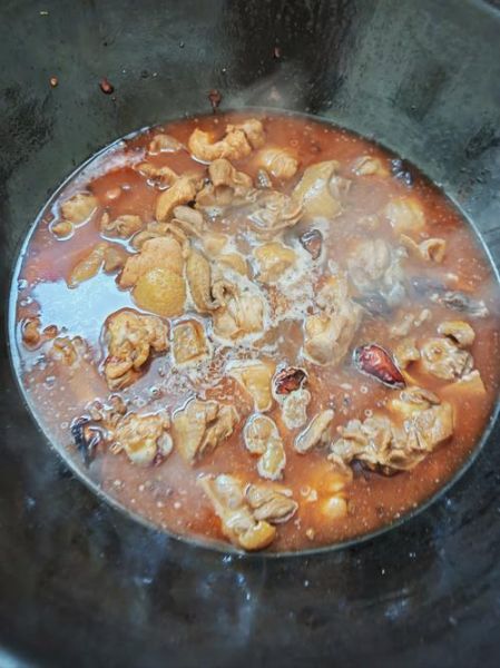 鸡肉火锅要不要焯水_焯水后口感会变柴吗-第1张图片-山城妙识 鸡肉火锅要不要焯水_焯水后口感会变柴吗-第1张图片-山城妙识